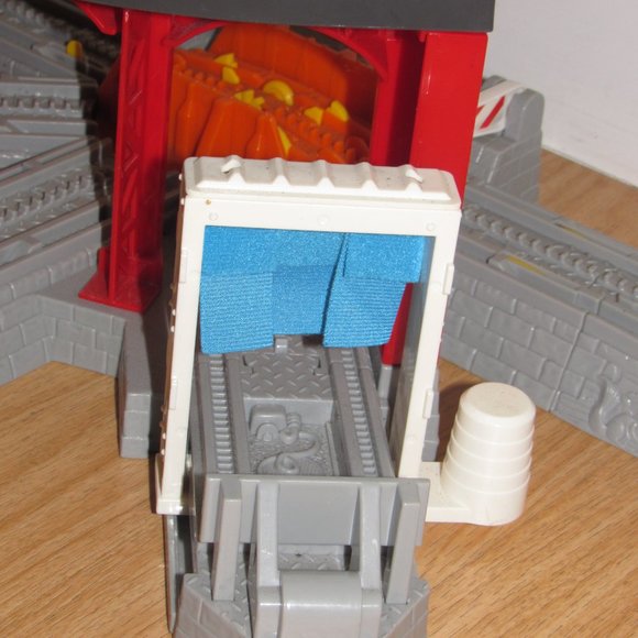 Fisher-Price | Toys | Fisher Price Geotrax Workin Roundhouse Engine ...